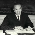 UNE AUTRE HISTOIRE